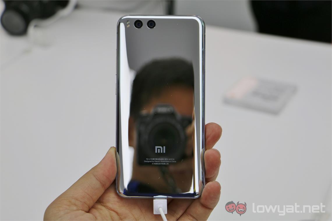 Trên tay Xiaomi Mi 6: Sắc nét, tinh xảo đến từng chi tiết!